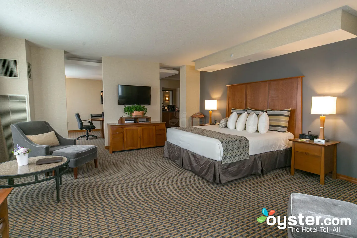 The Blackwell Inn Review: What To REALLY Expect If You Stay | Oyster.com