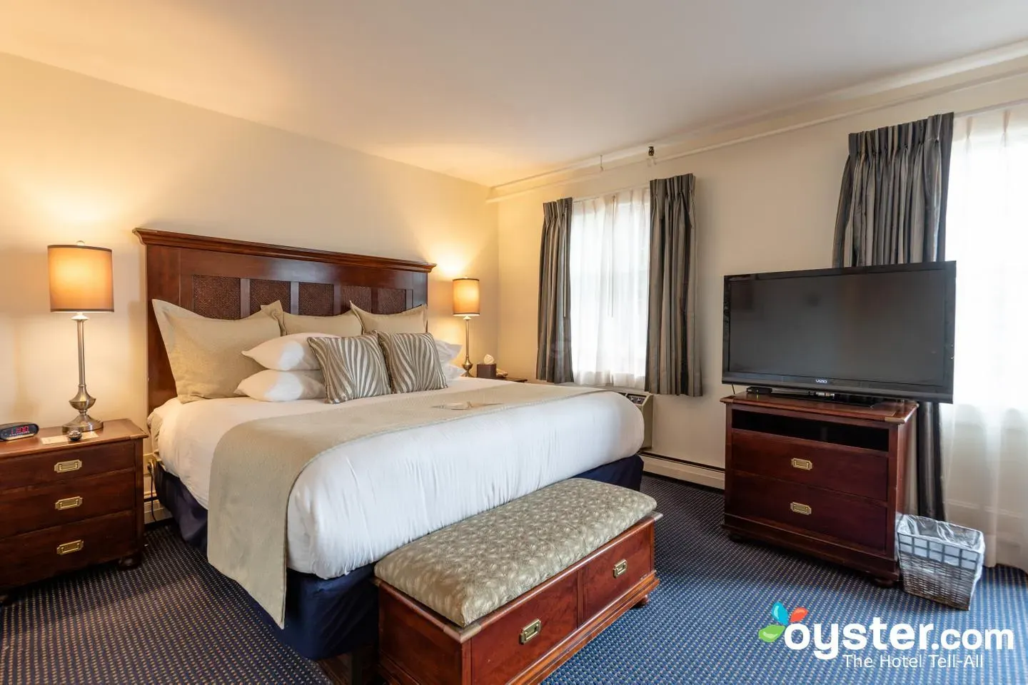 Harborside Inn Review: What To REALLY Expect If You Stay