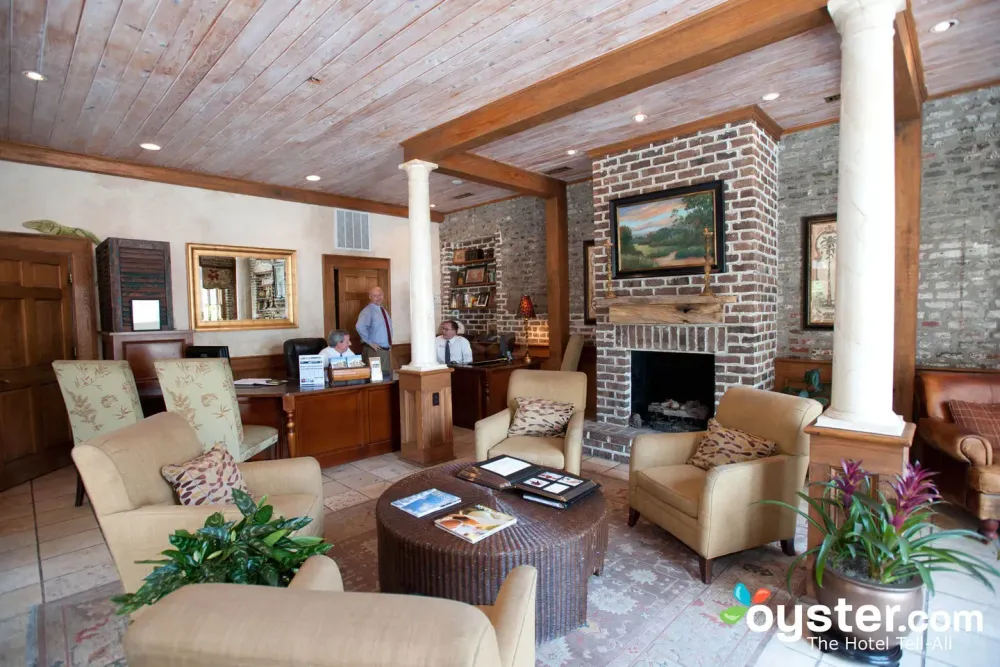 Andrew Pinckney Inn Review: What To REALLY Expect If You Stay