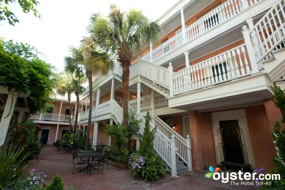 The Elliott House Inn Review: What To REALLY Expect If You Stay ...