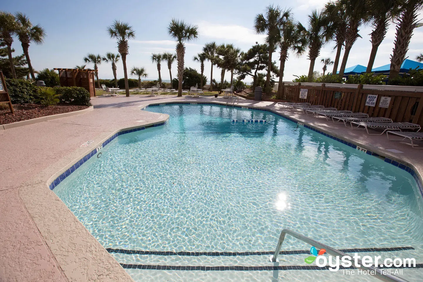 Beach Colony Resort Review: What To REALLY Expect If You Stay