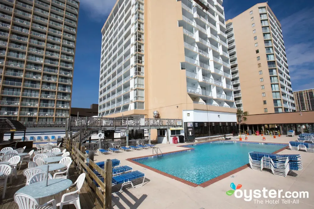 Sands Ocean Club Resort Review: What To REALLY Expect If You Stay