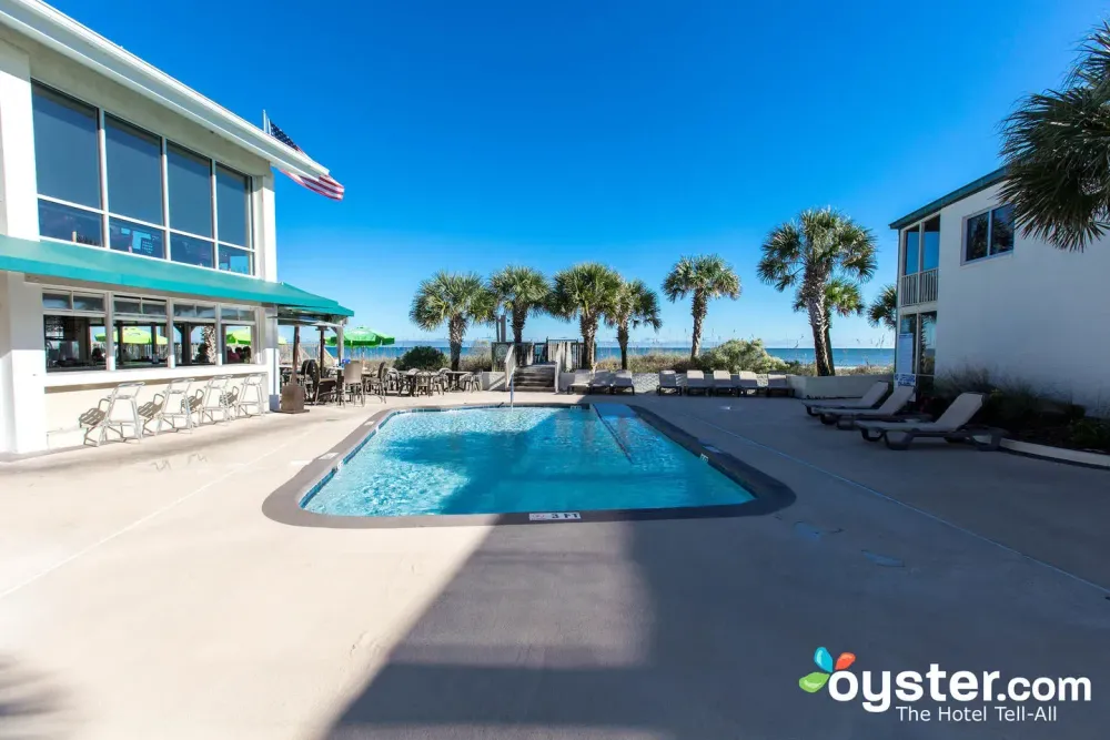 The Oceanfront Litchfield Inn Review: What To REALLY Expect If You Stay