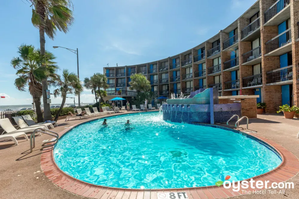 Commodore on the Beach Review: What To REALLY Expect If You Stay ...