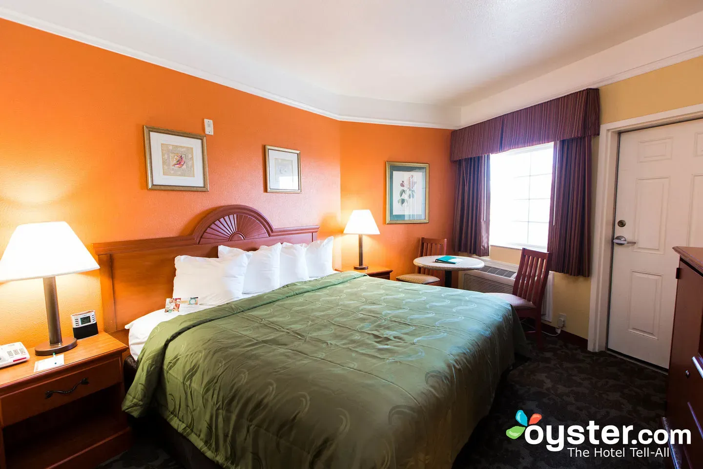 Quality Inn & Suites Beachfront Review: What To REALLY Expect If You Stay