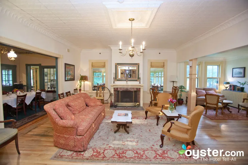 The Norwich Inn Review: What To REALLY Expect If You Stay