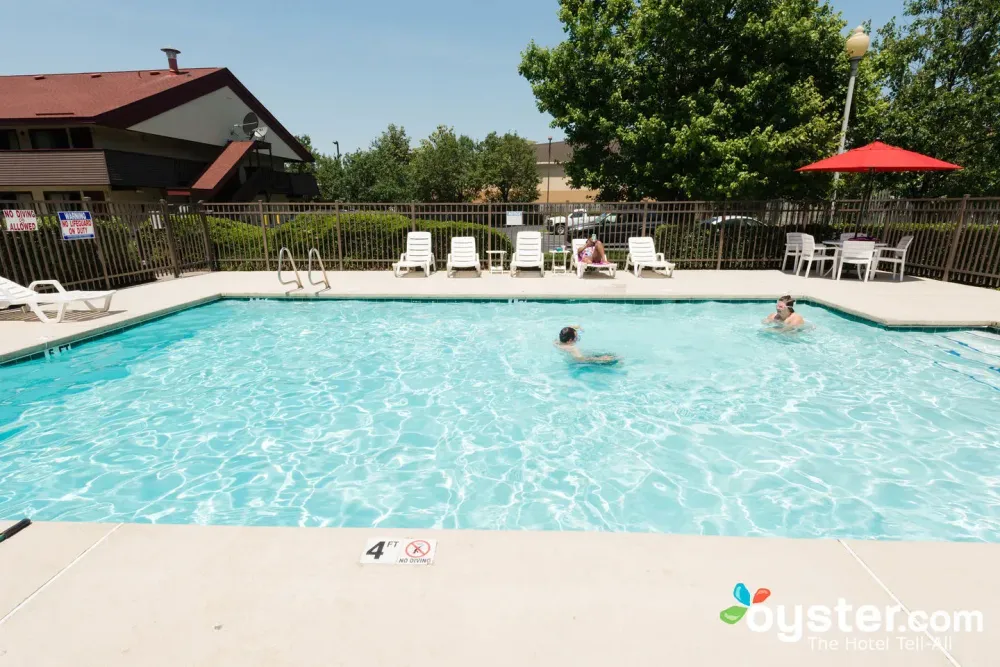 Red Roof Inn Virginia Beach Review: What To REALLY Expect If You Stay