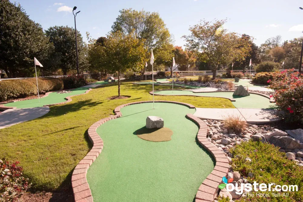 The Historic Powhatan Resort Review: What To REALLY Expect If You Stay