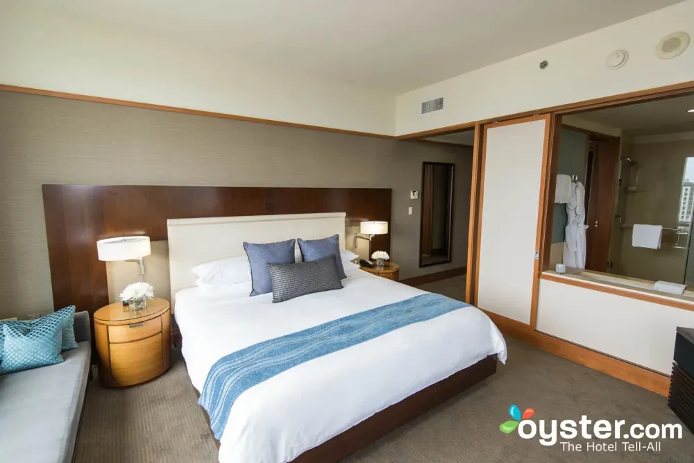 Pan Pacific Seattle Review: What To REALLY Expect If You Stay