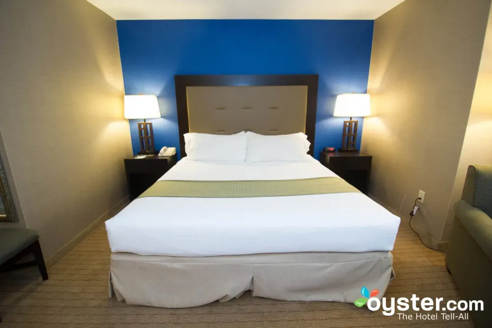 Holiday Inn Seattle Downtown Review: What To REALLY Expect If You Stay