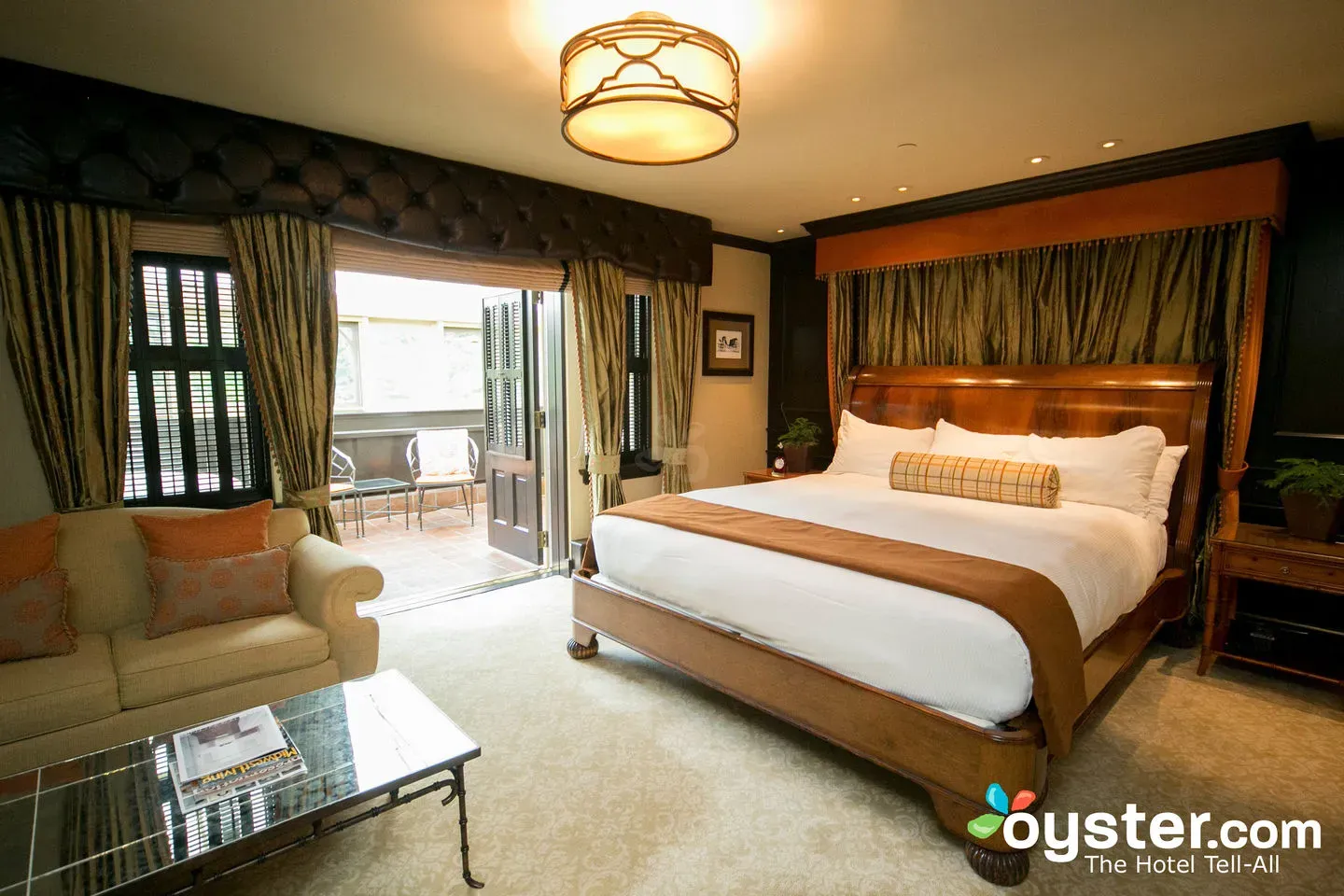 The American Club Review: What To REALLY Expect If You Stay