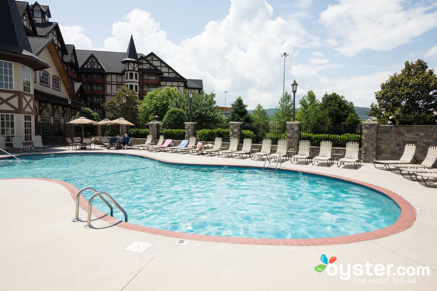 The 6 Best Hotels in Pigeon Forge, TN (with Indoor Pools) | Oyster.com