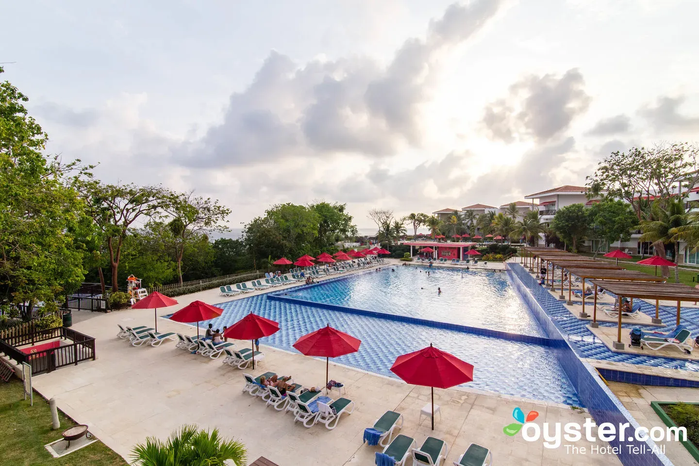 Decameron Baru Review: What To REALLY Expect If You Stay