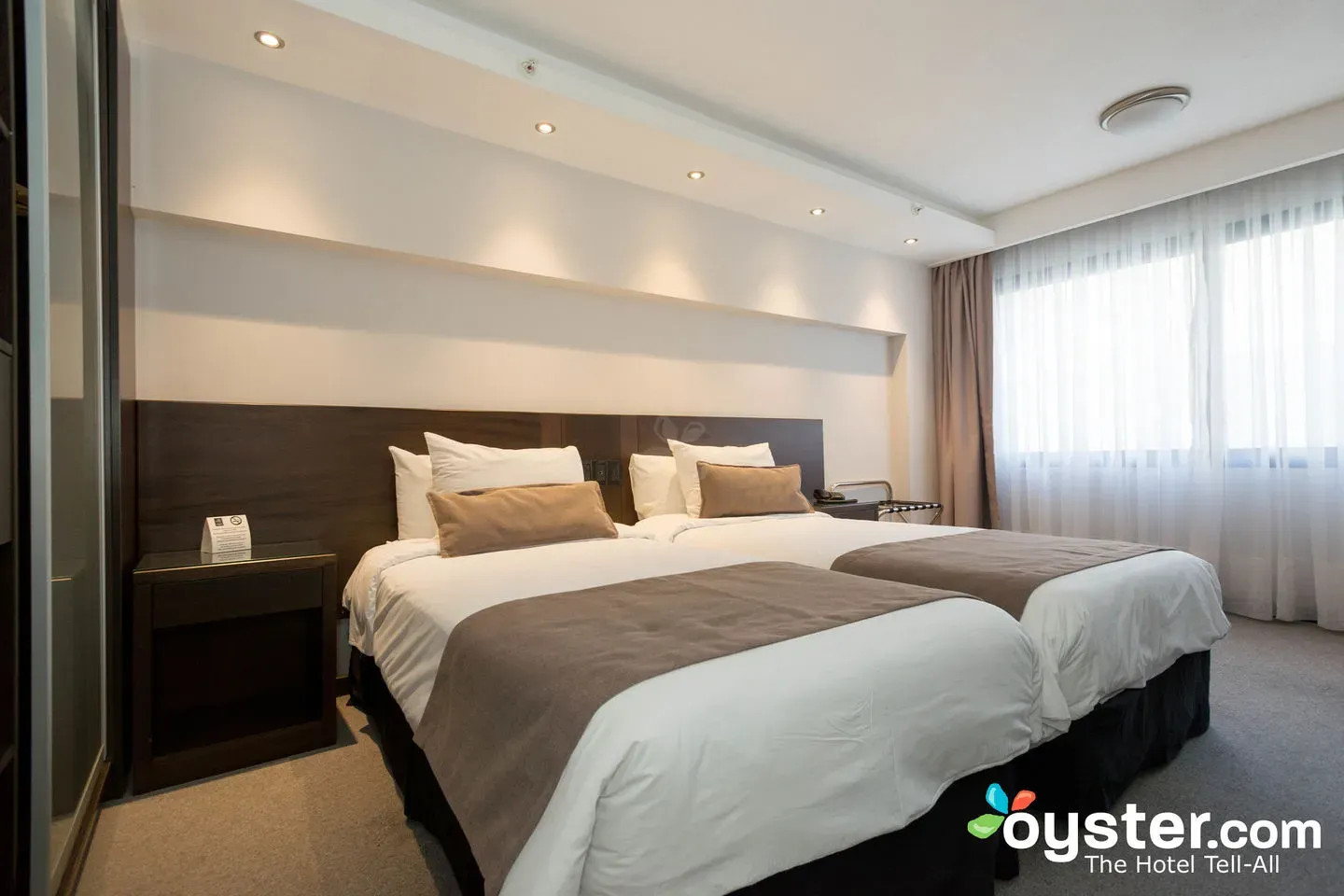 Crystal Tower Hotel Review: What To REALLY Expect If You Stay | Oyster.com