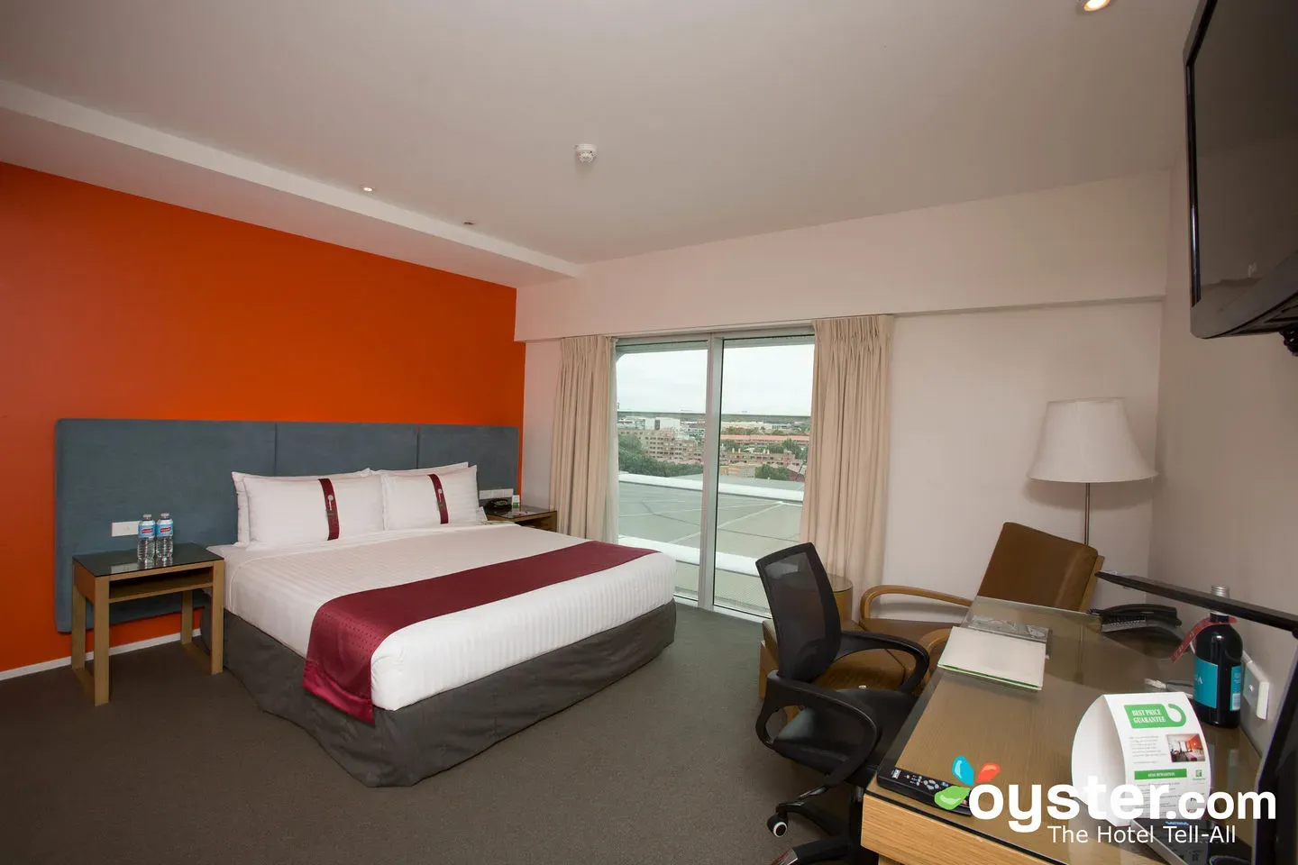 Holiday Inn Darling Harbour Review: What To REALLY Expect If You Stay