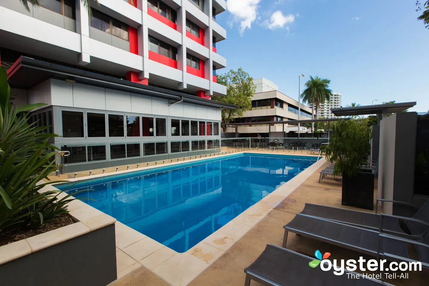 H on Smith Hotel Review: What To REALLY Expect If You Stay