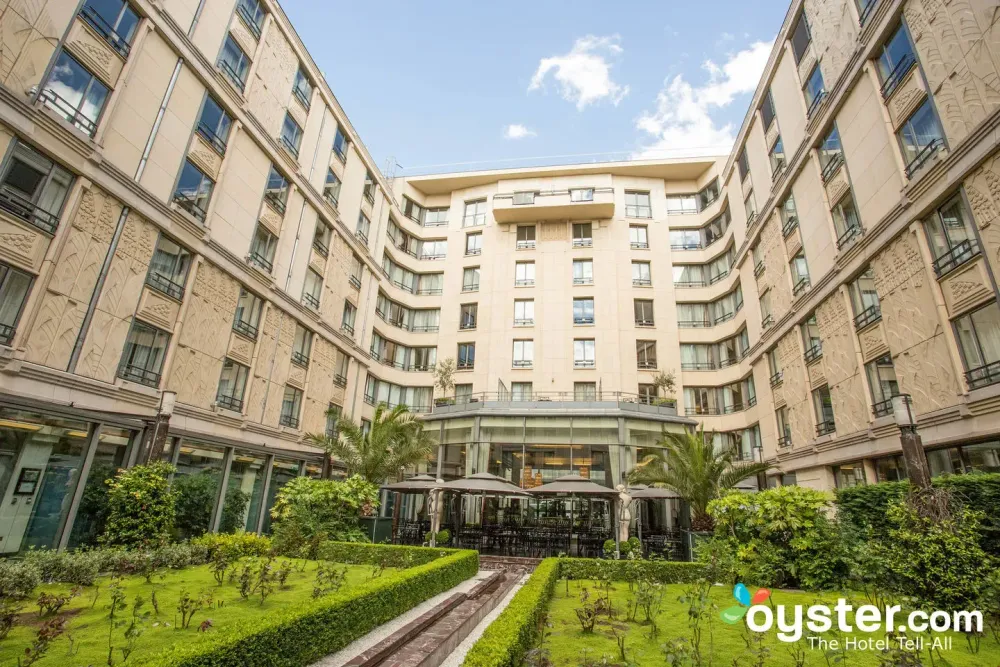 Hotel du Collectionneur Review: What To REALLY Expect If You Stay